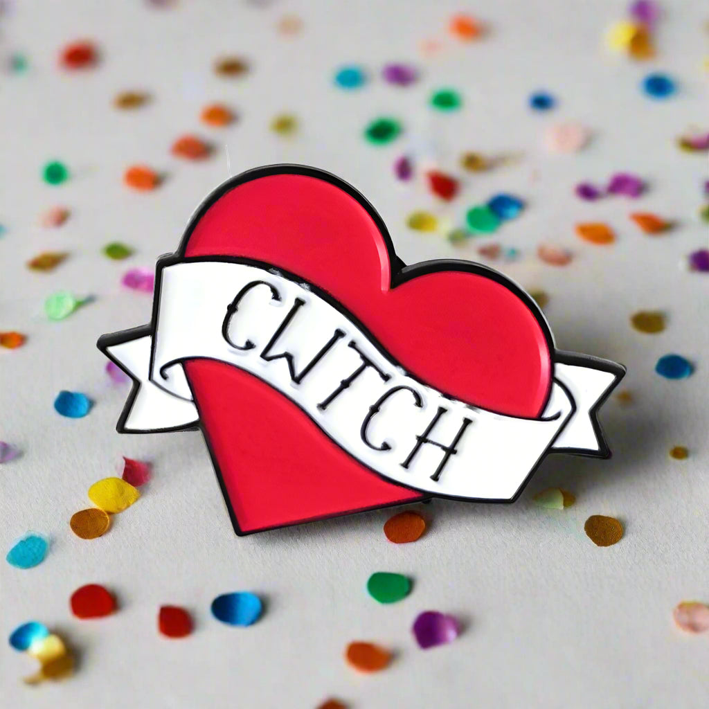 Brooch / Badge / Pin - Enamel - Heart - Cwtch / Cuddle – The Welsh Gift ...
